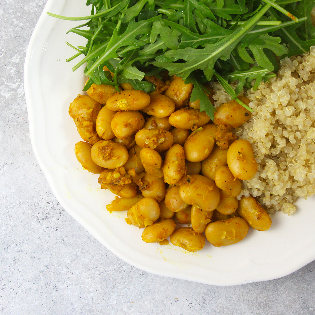Quinoa mit weißen Curry-Bohnen und Rucola - Tasty Katy