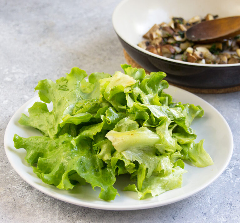 Salat mit warmen Pilzen Vegan & Einfach - Tasty Katy